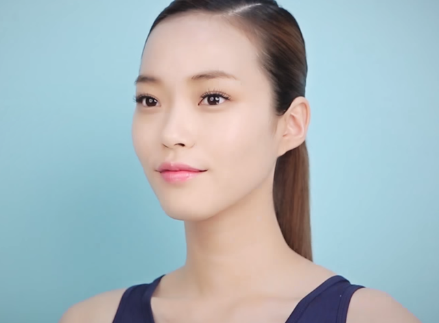 V-line face stretching | LANEIGE